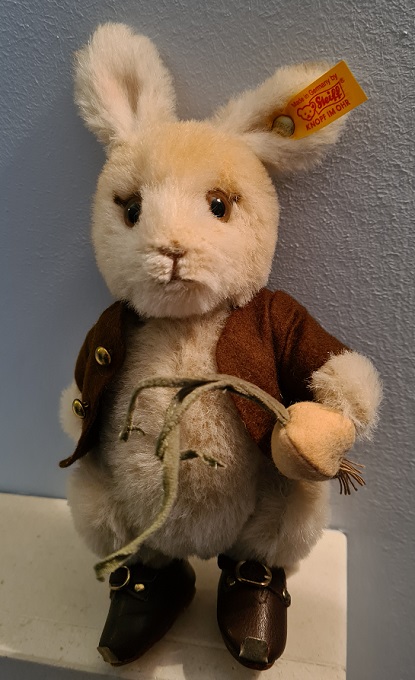 Welcome to Antique Dolls & Bears